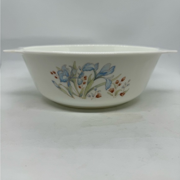 Pyrex | Kitchen | Vintage Pyrex Blue Iris Floral Casserole Dish With ...